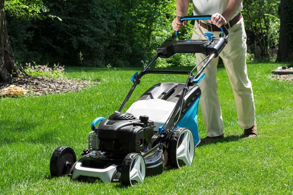 How Proper Mowing Improves Your Lawn